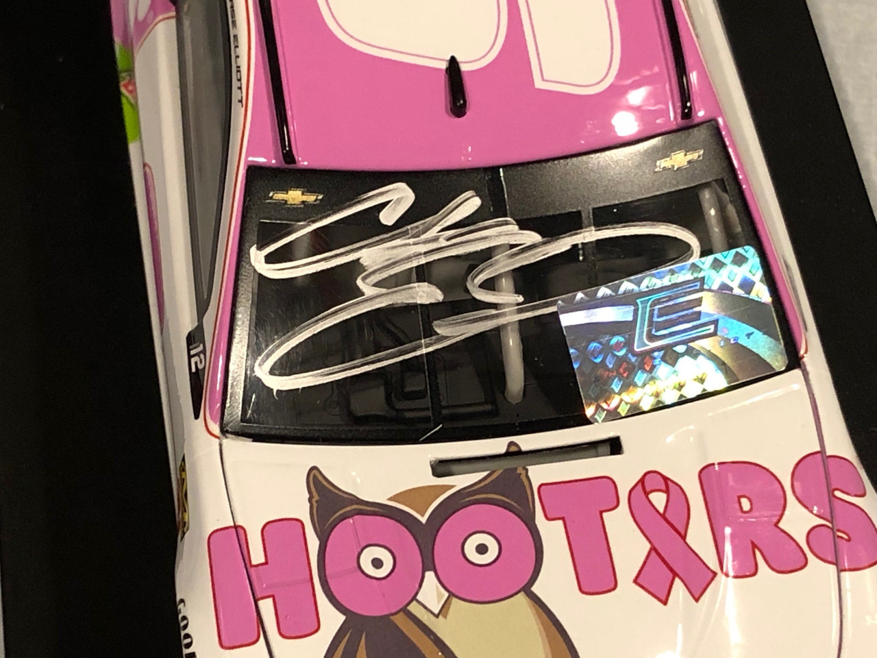 2019 Action Chase Elliott Hooters Its a Hoot Autographed