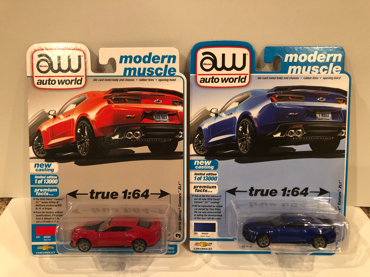 2018 Auto World Camaro Red Blue