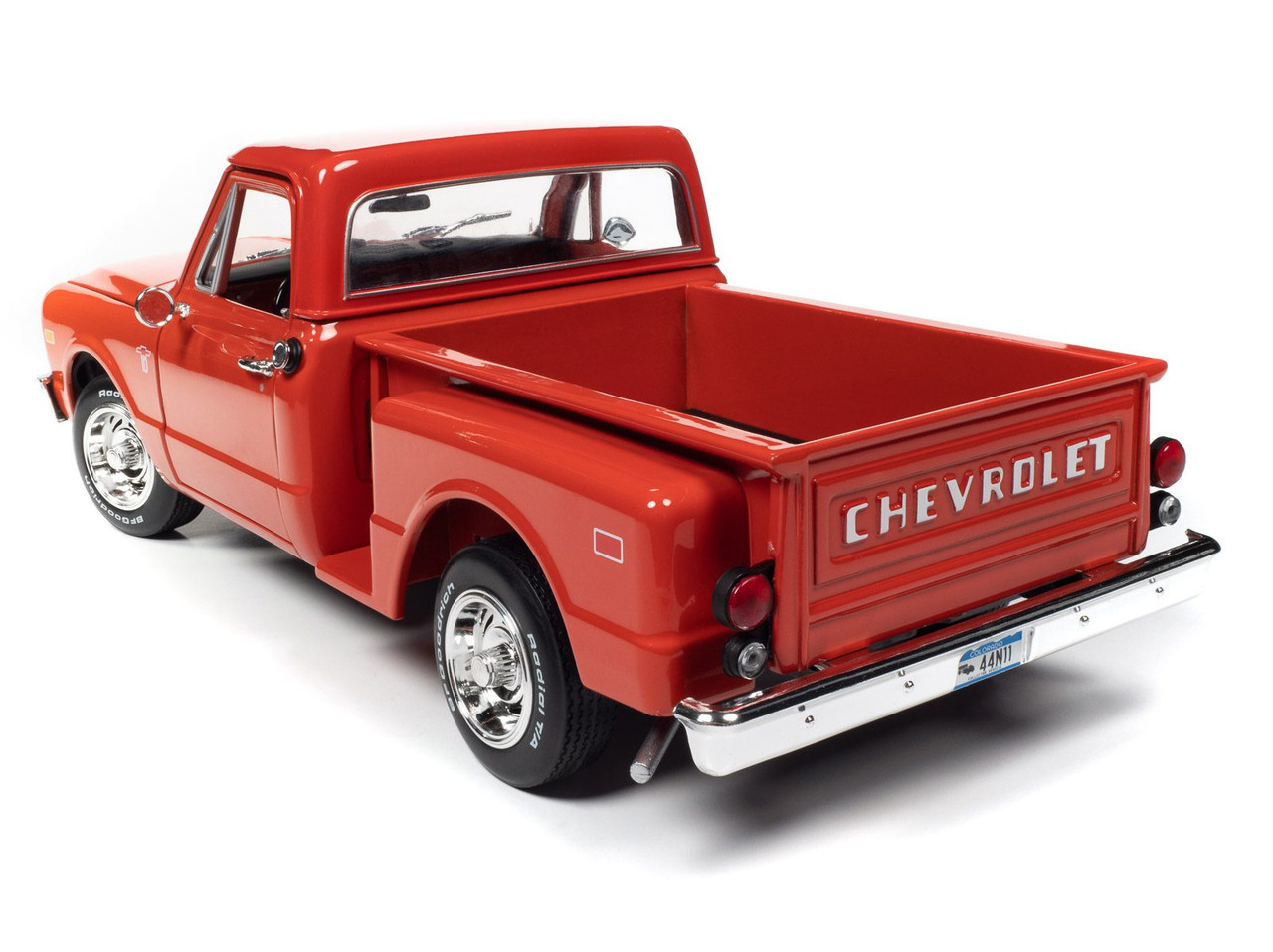 Auto World Chevy C10 Stepside Truck