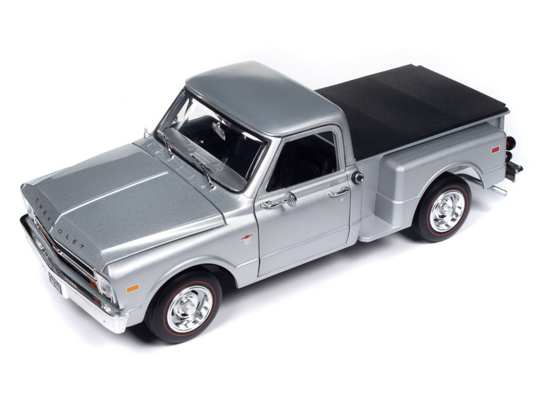 Auto World Chevy C10 Stepside Truck