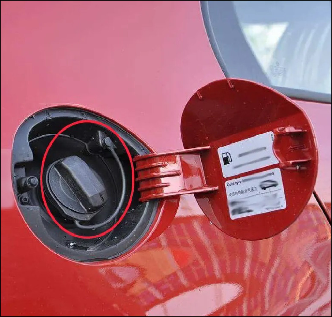 VW VOLKSWAGEN AUDI SKODA FUEL GAS CAP WITH RETAINING STRAP PETROL GOLF ...
