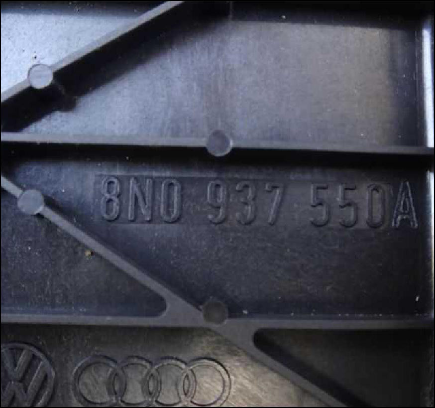 AUDI TT 8N S3 8L BATTERY FUSEBOX WITH HINGED LID 8N0937550A 8N0937550B ...