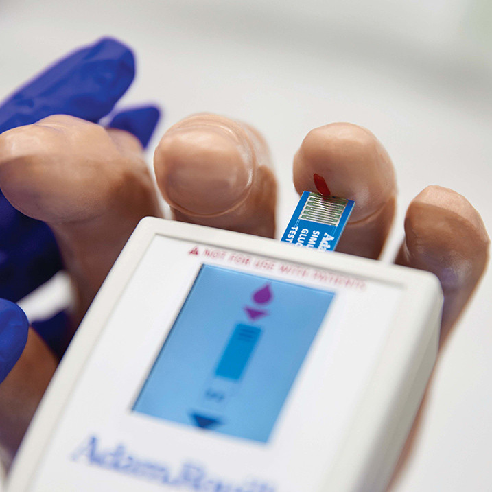 GlucoHand - Digital Glucometer Simulator, Light Skin