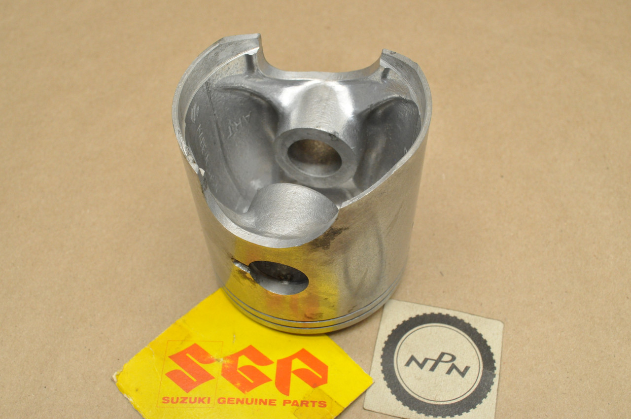 NOS Suzuki RM250 Standard Size Piston 70mm 12110-41101 - NOS Parts NOW