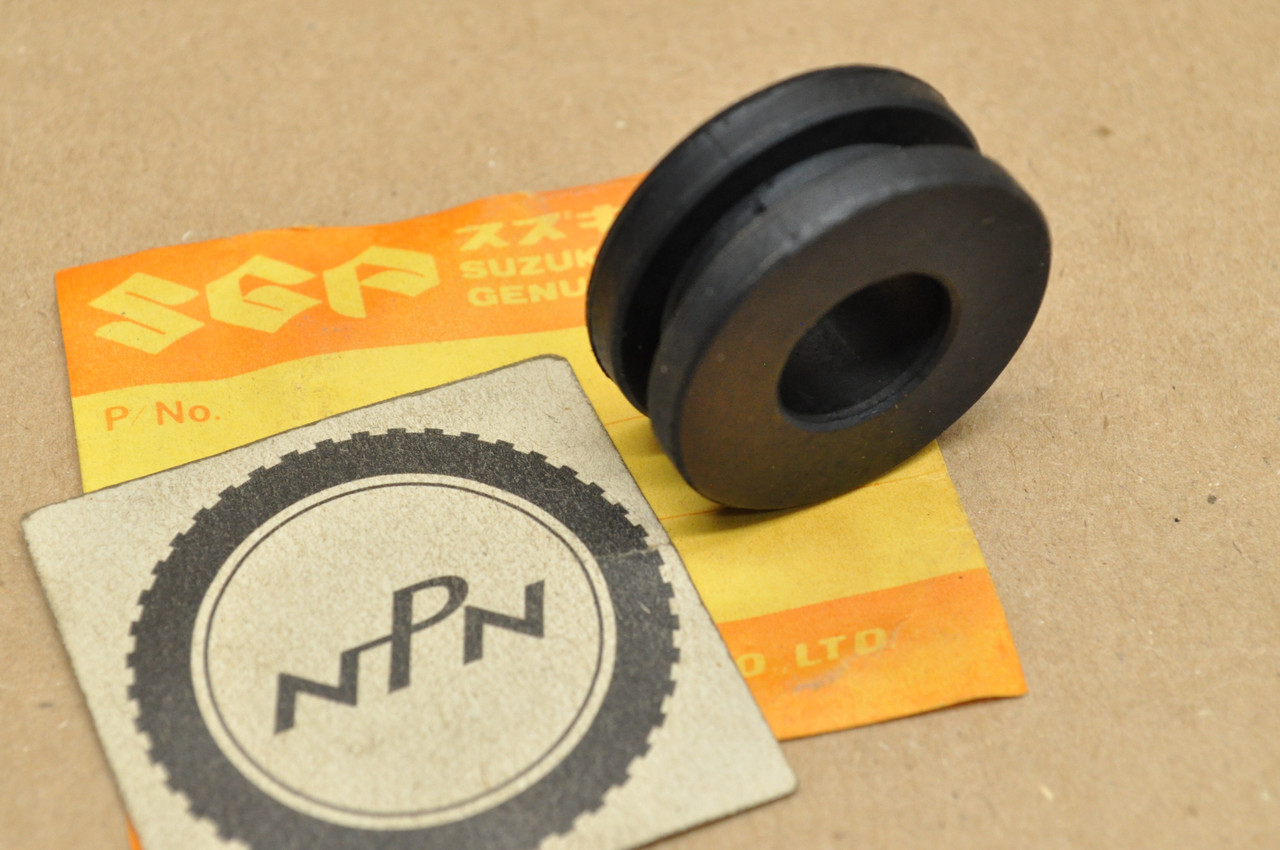 NOS Suzuki GS650 LT80 Fender / Exhaust Muffler Rubber Cushion 09320 ...