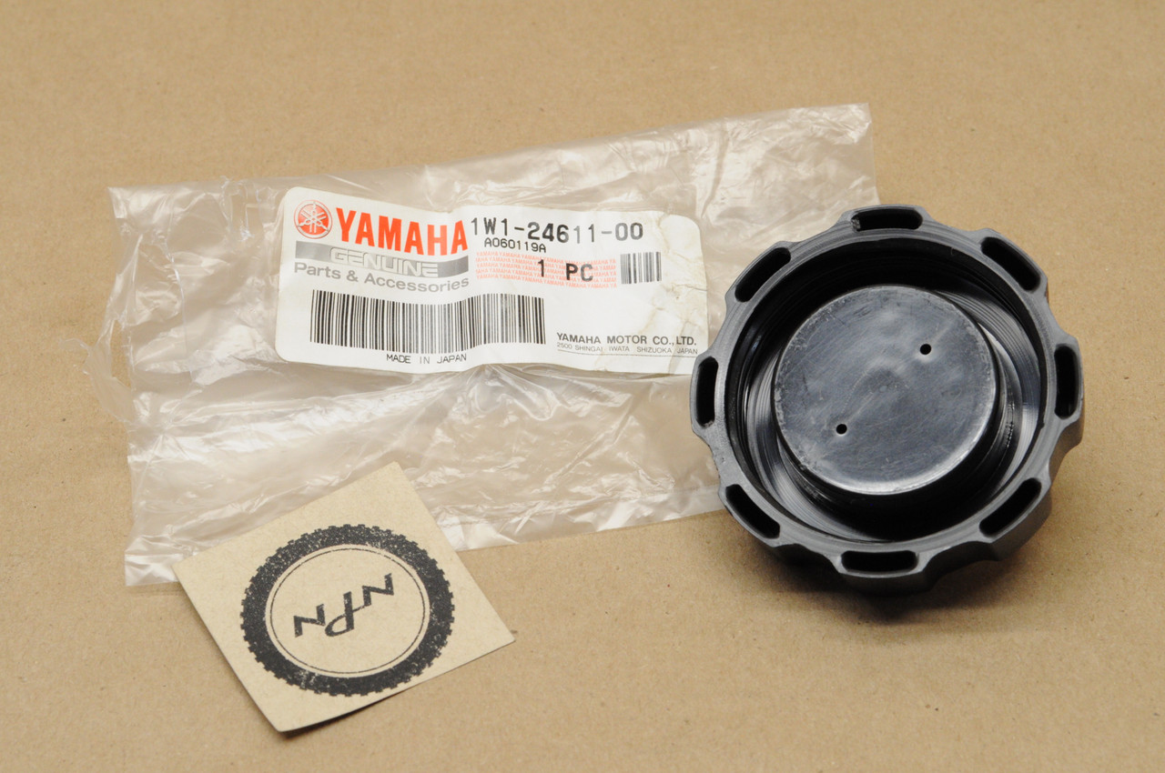 NOS Yamaha TT250 YT125 YT175 YZ100 YZ400 YZ80 Gas Tank Cap Body 1W1 ...