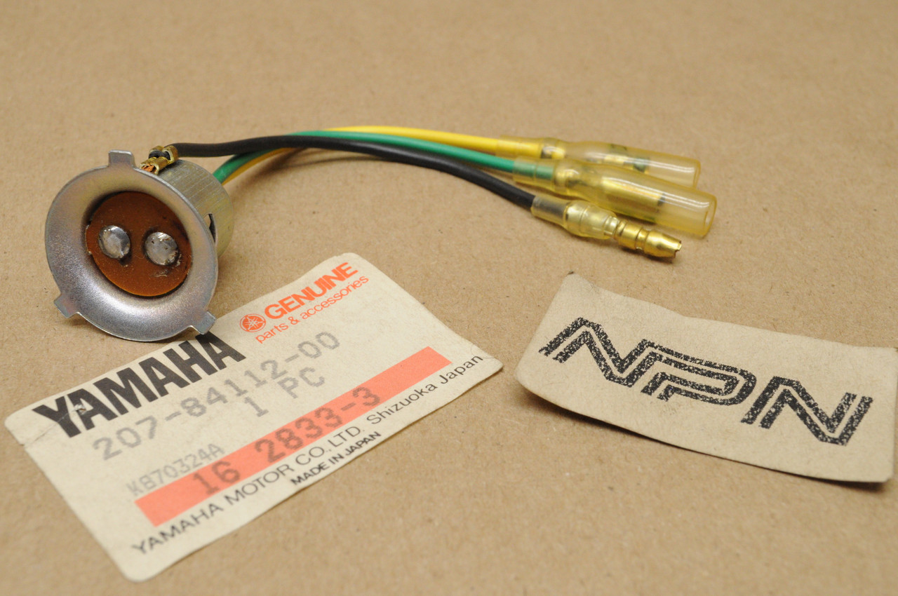 NOS Yamaha 1980-85 YT125 1982-83 YT175 Head Light Bulb Socket 207-84112 ...