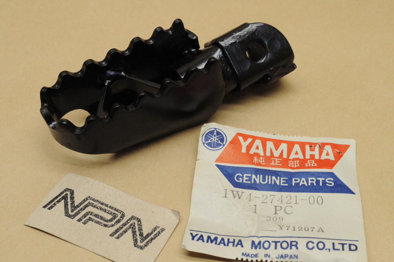 NOS Yamaha IT175 YZ100 YZ125 YZ400 Foot Rest Step Peg 1W4-27421-00 ...