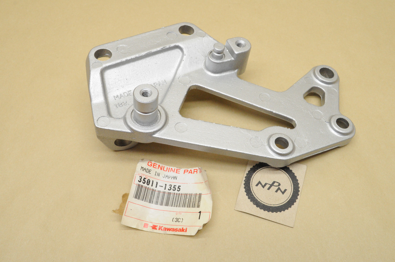 NOS Kawasaki 1988-03 EX250 NINJA Right Front Foot Rest Peg Stay Bracket ...