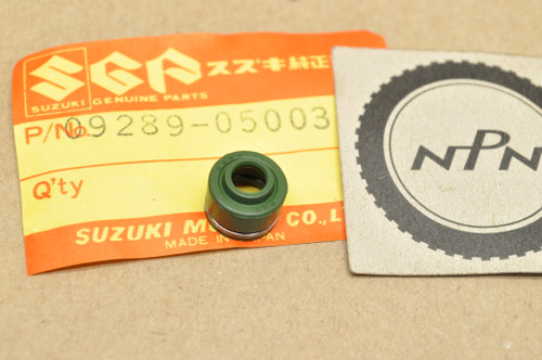NOS Suzuki DR200 DR250 GN250 GS1100 GS750 LT230 LT250 Valve Seal 09289 ...