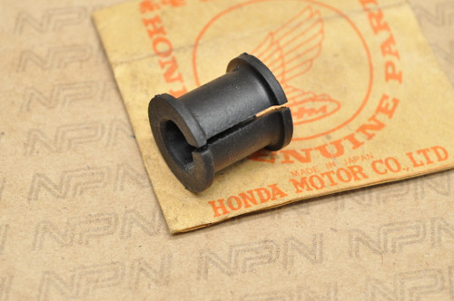 NOS Honda CB400 CB450 CX500 GL1100 MB5 XR200 XR250 Hose Bushing 45146 ...