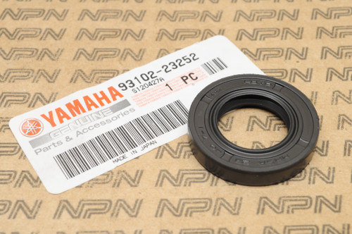 NOS Yamaha YFM200 YFM225 BW200 YZF600 Front Wheel Oil Seal 93102-23252 ...