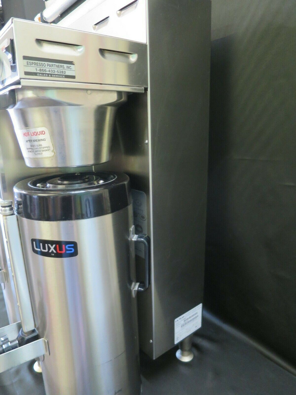 Fetco Twin 1.5 Gal. High Volume Thermal Coffee Brewer