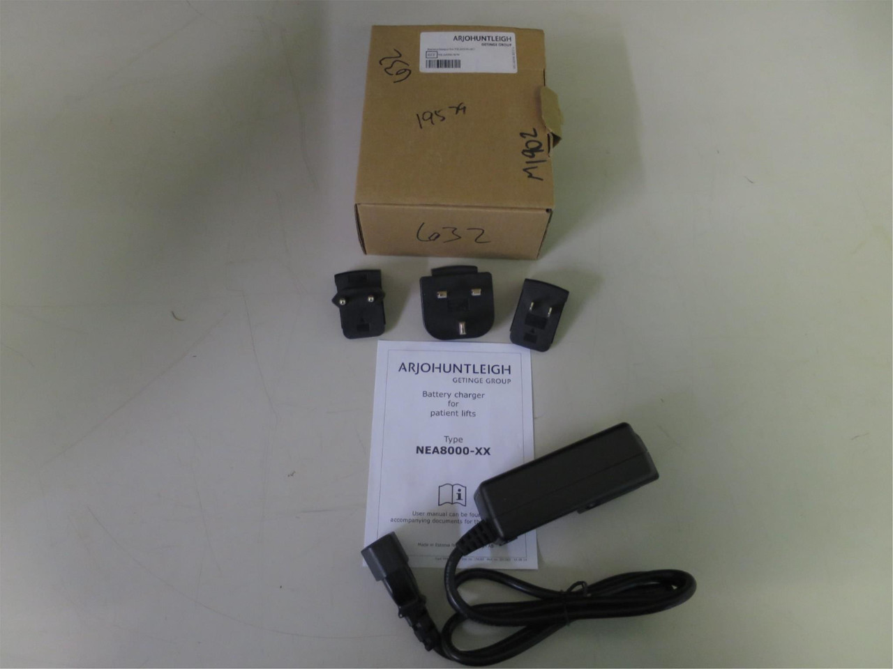 Arjo Battery Charger NEA 8000-WW For Battery NEA 0100-083 w/Multiple ...