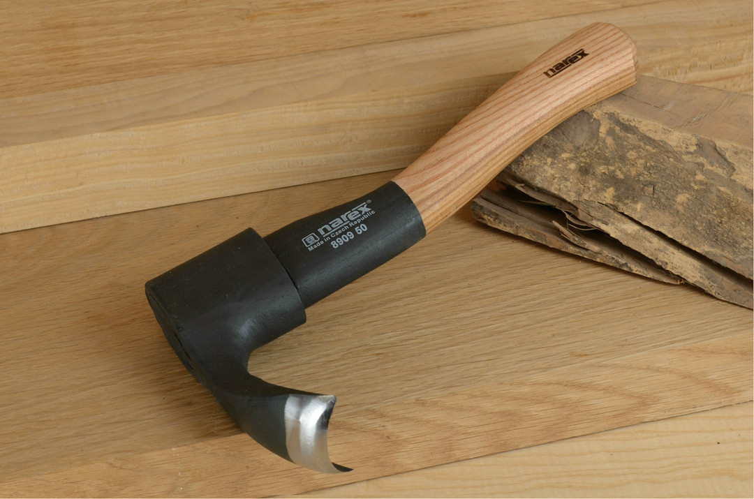 Narex Small Carvers Adze for woodworking | Workshop Heaven