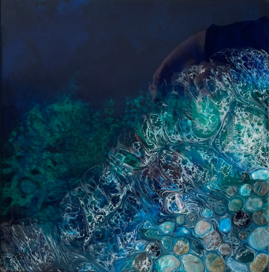 Deep sea resin style piece with individual pebbles