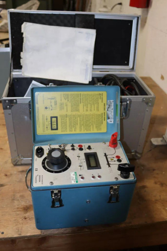 Megger MicroOhmMeter PROGRAMMA MOM200A 200 AMP MOM TESTER MICRO OHM ...