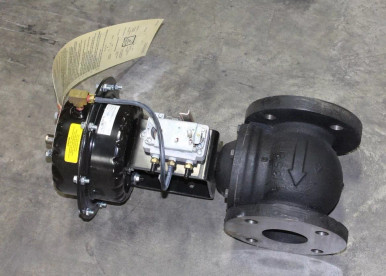 JOHNSON CONTROLS PNEUMATIC VALVE ACTUATOR V9502 PILOT POSITIONER MP8000 ...