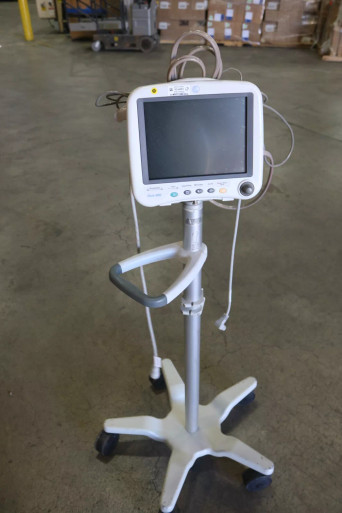 GE Dash 4000 Monitor W/ Stand - MallofAmercia