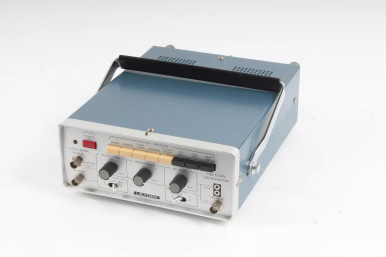 Leader LCG-395A Universal Video Color Signal Pattern Generator