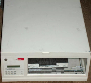 ADIC VLS DLT700 Tape Library DLT 700 SCSI Up to 490GB Virtual Library ...