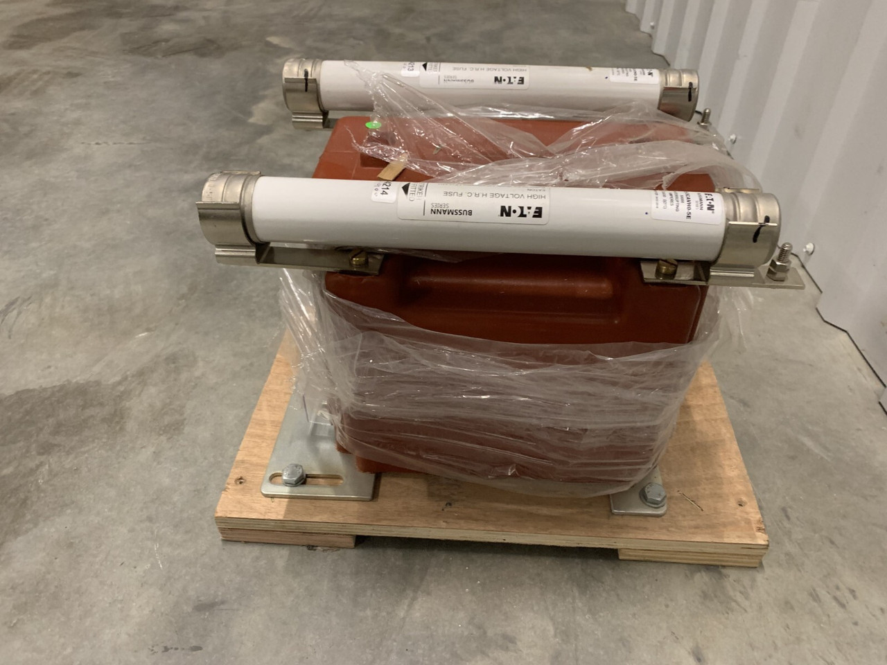 Amran V21.1-2-1442FF Two Bushing Med Voltage Transformer 14400/120V 120 ...