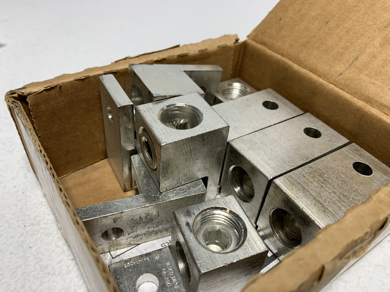 Eaton LKS-2 Terminal Lug Kit For Transformers