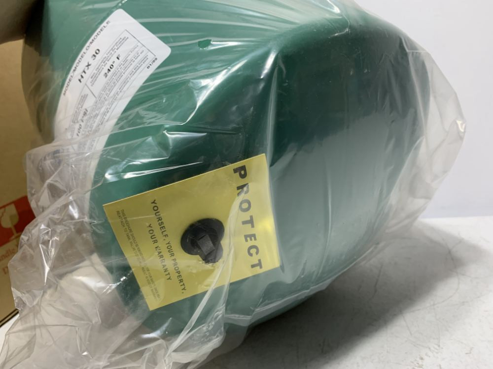 Flexcon HTX30 Expansion Tank 4.8 Gal 12 PSI 1/2" NPT