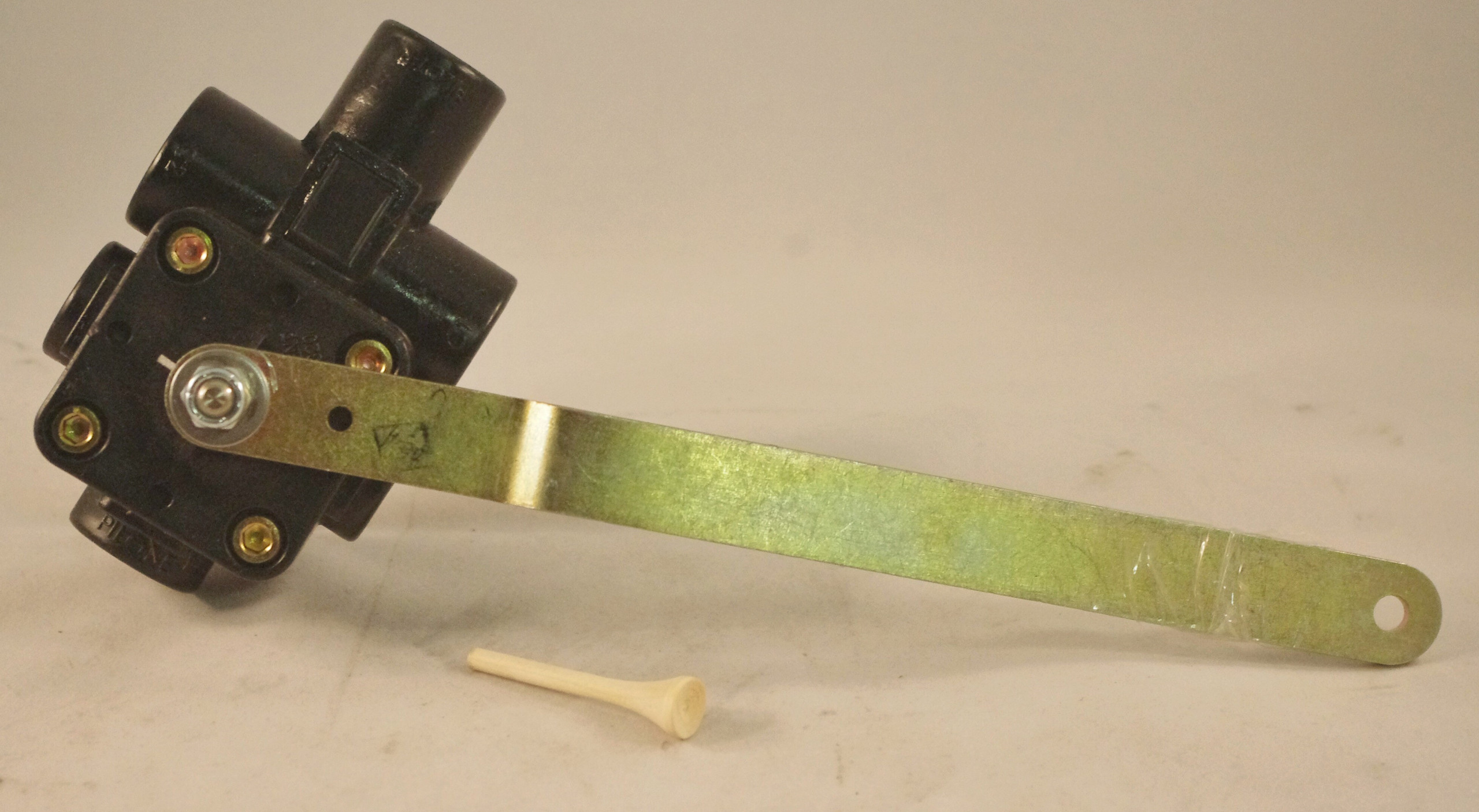 Hendrickson / HENVS-27116 / Leveling Valve Hendrickson / HENVS-27116 / Leveling Valve