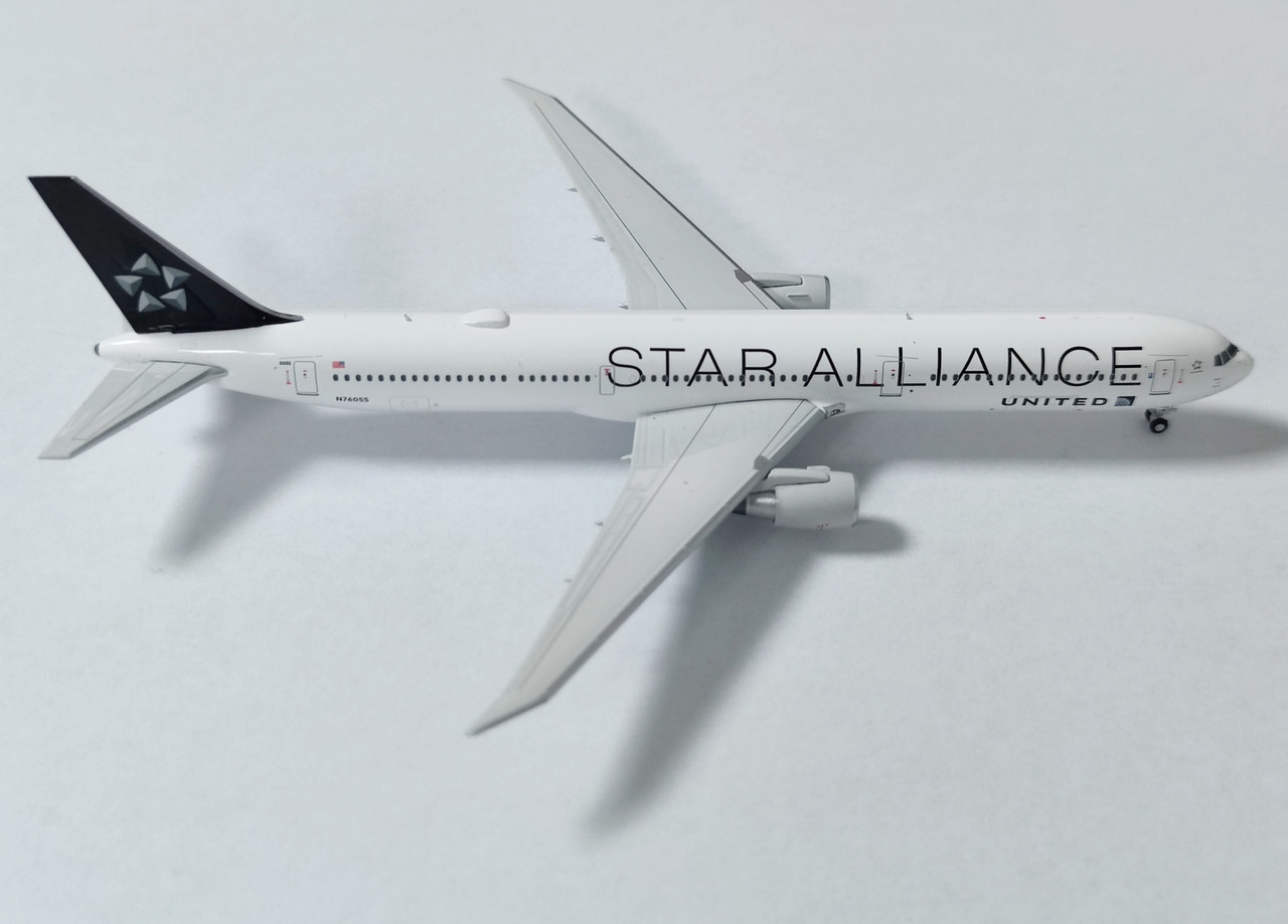 Panda Models United Airlines (Star Alliance) B767-424ER N76055 52362 1:400