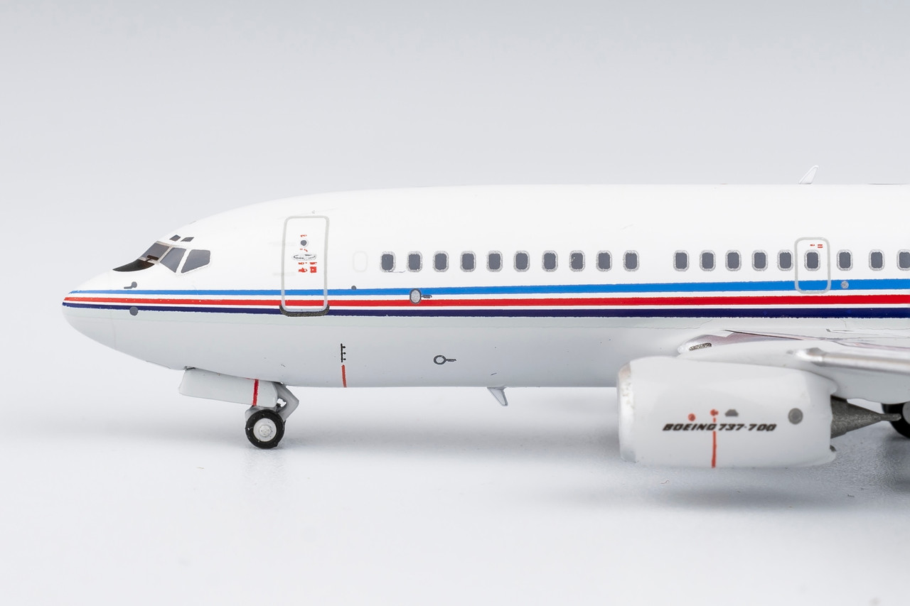 NG Models PLAAF 737-700 B-4025 77039 1:400