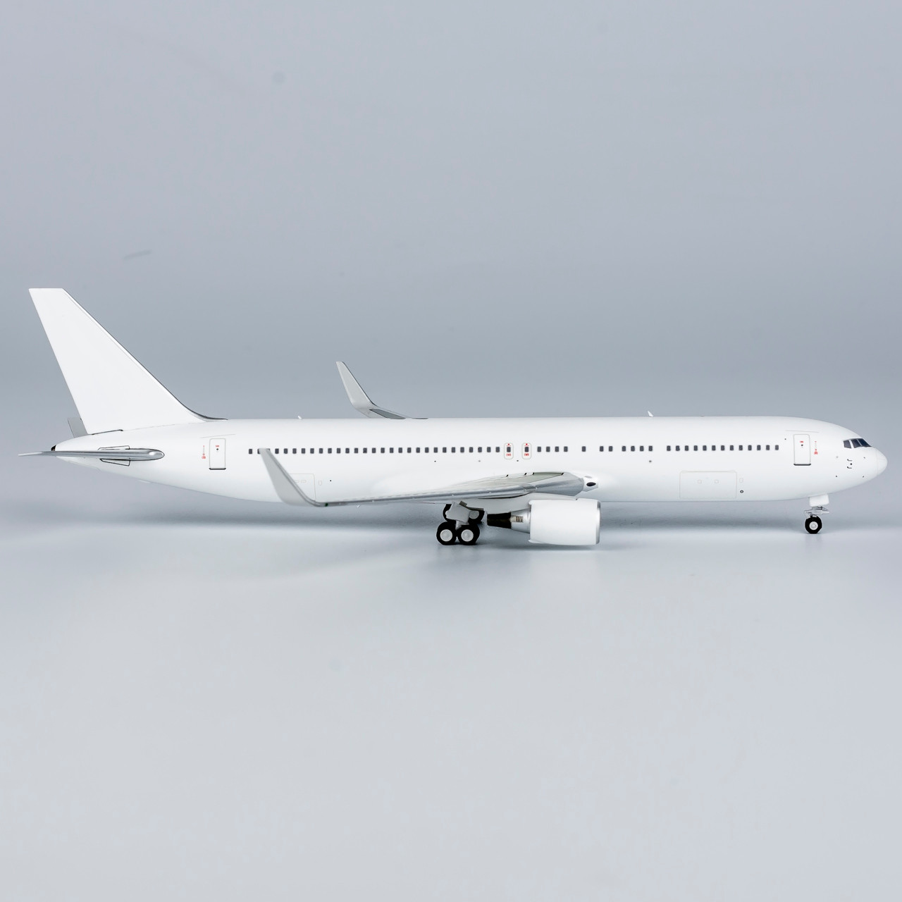 NG Models Blank Model 767-300ER Reg: GE CF6 ENGINES 17000 Scale 1:400