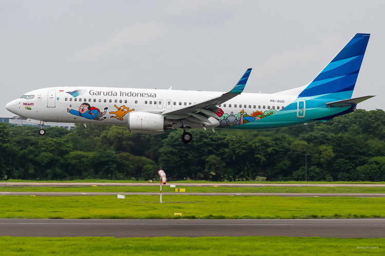Phoenix Model Garuda Indonesia B737-800 PK-GUG "Tahilalats Sky Explorer ...