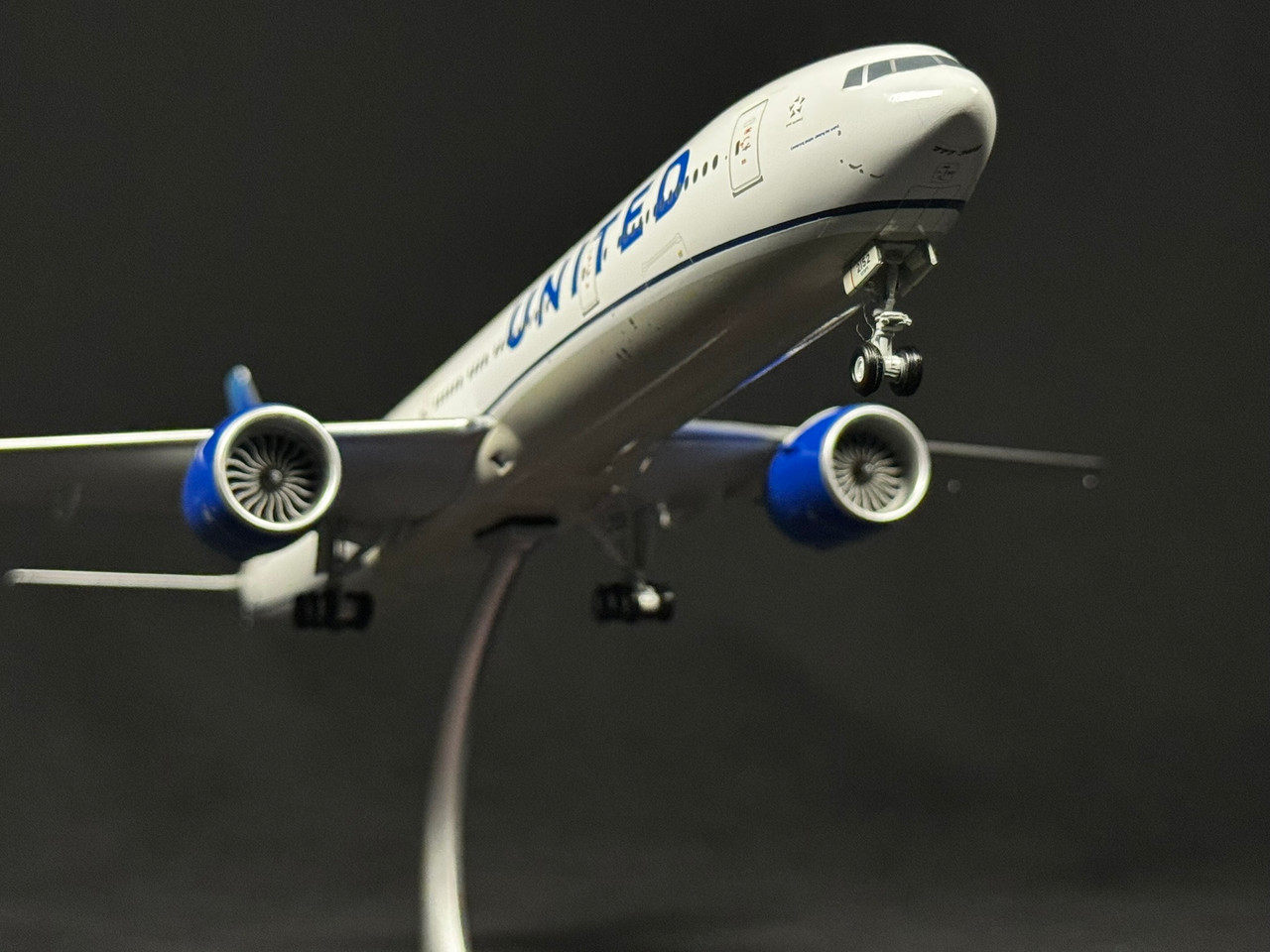 Gemini200 United Airlines B777-300ER N2352U G2UAL1247 1:200