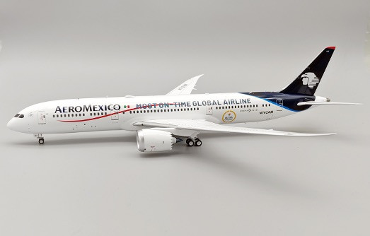 InFlight200 AeroMexico 787 N742AM Cirium Award “Most On-Time Global ...