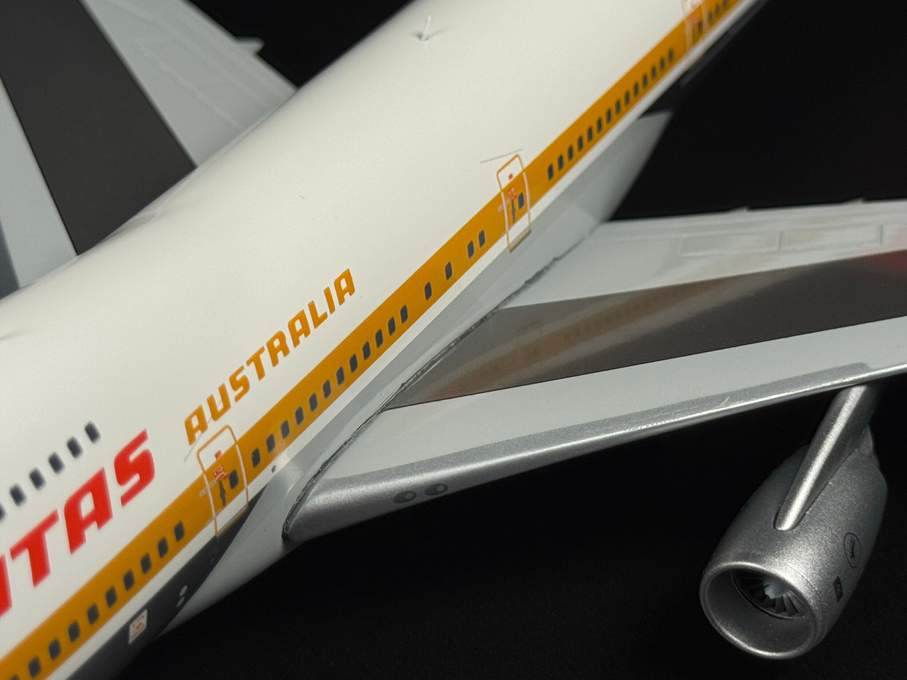 Gemini200 Qantas Airways B747-200B(M) "City of Swan Hill," 1980s livery ...