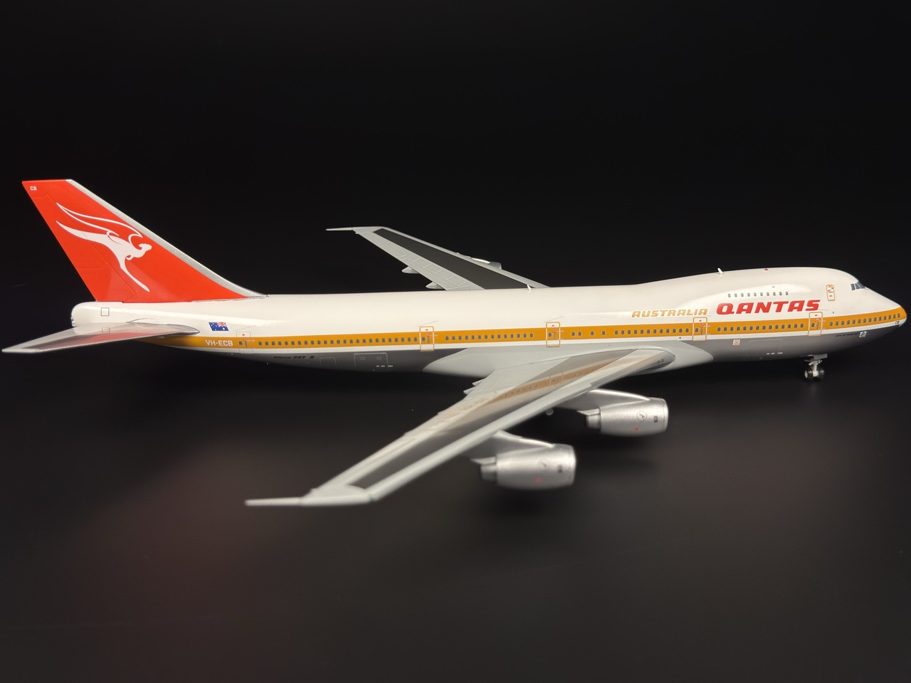 Gemini200 Qantas Airways B747-200B(M) "City of Swan Hill," 1980s livery ...
