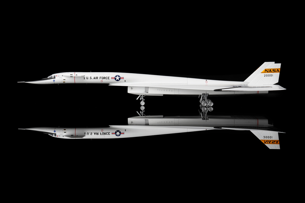 SQ Wings U.S.AIR FORCE XB-70 20001 NASA NASA L2080 Scale 1:200
