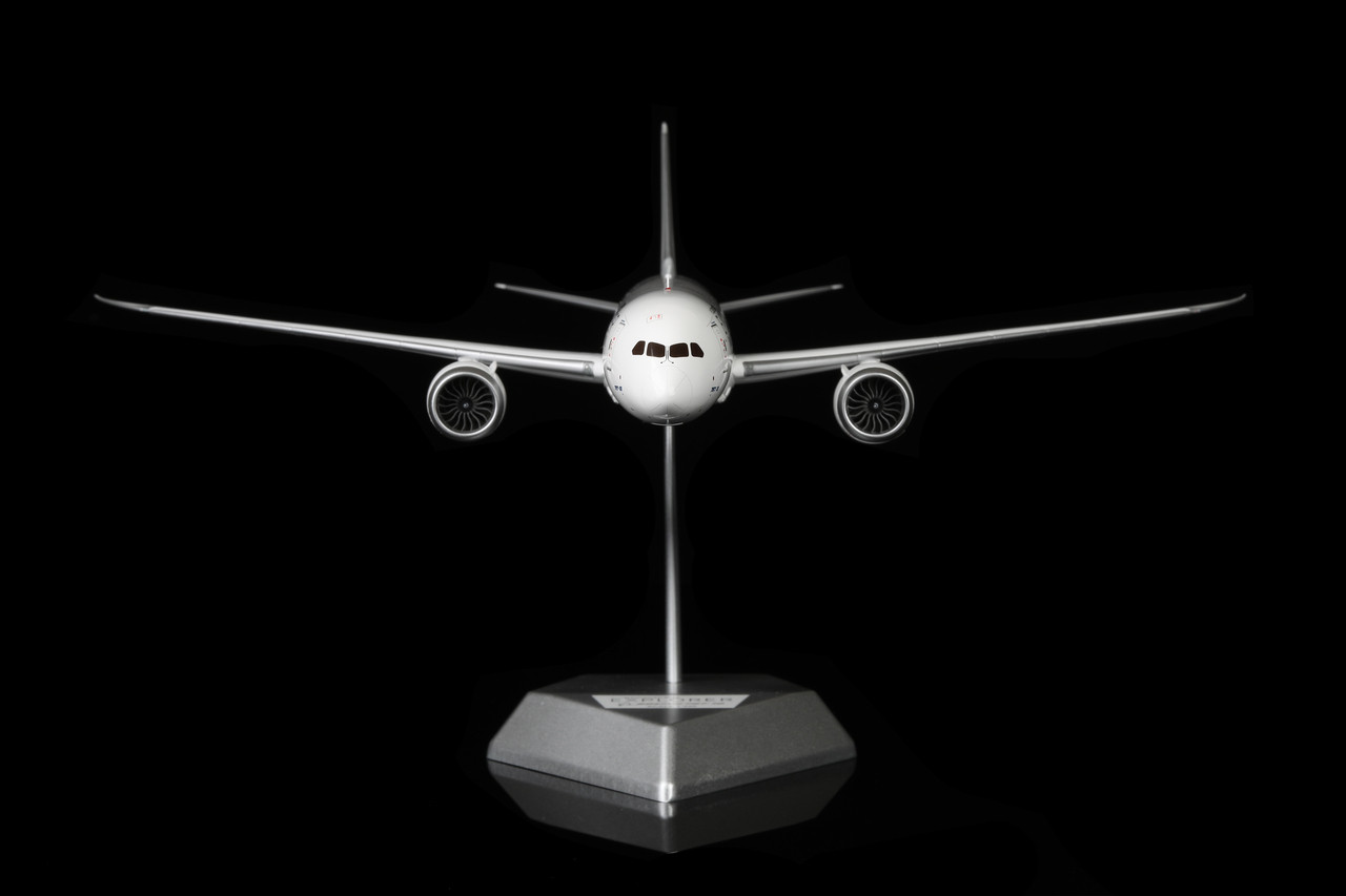 SQ Wings Boeing Company Boeing 787-10 N829OV Boeing House Livery L2044 ...