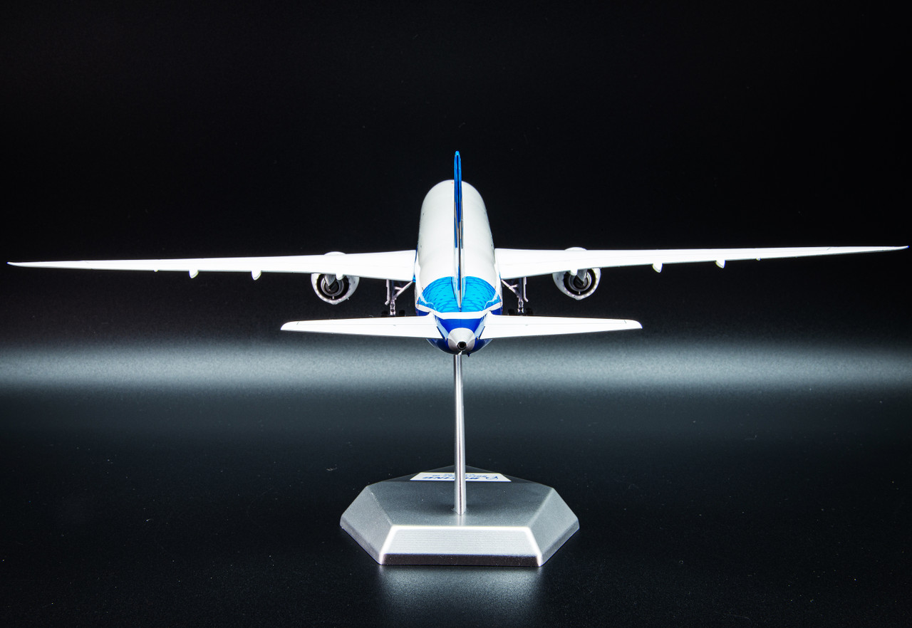 SQ Wings Boeing Boeing 787-10 N528ZC House Color L2040 Scale 1:200