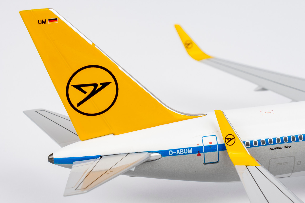 NG Models Condor 767-300ER/w Reg: D-ABUM Retro colors 17008 Scale 1:400