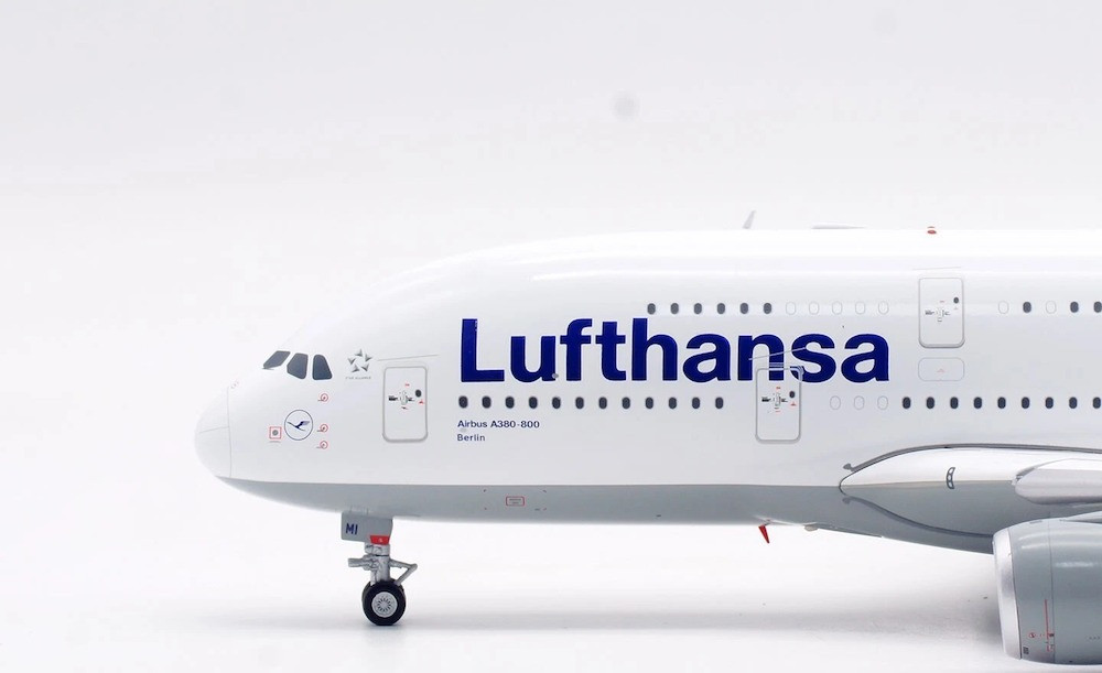 SQ Wings Lufthansa A380 Reg: D-AIMI "Flaps Down" L2079FD Scale 1:200