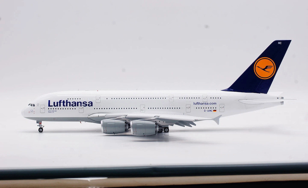 SQ Wings Lufthansa A380 Reg: D-AIMC "Flaps Down" L2133FD Scale 1:200