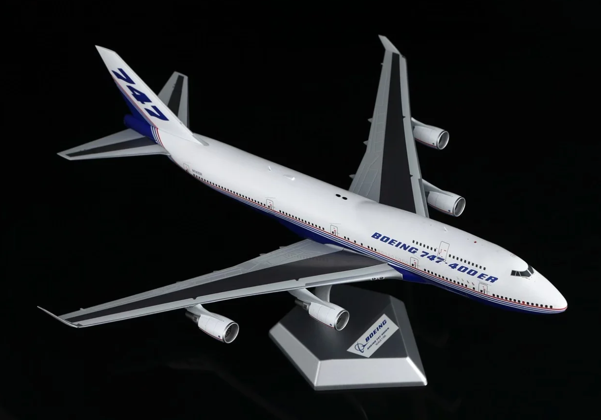 SQ Wings Boeing Company B747-400 Reg: N747ER L2101 Scale 1:200