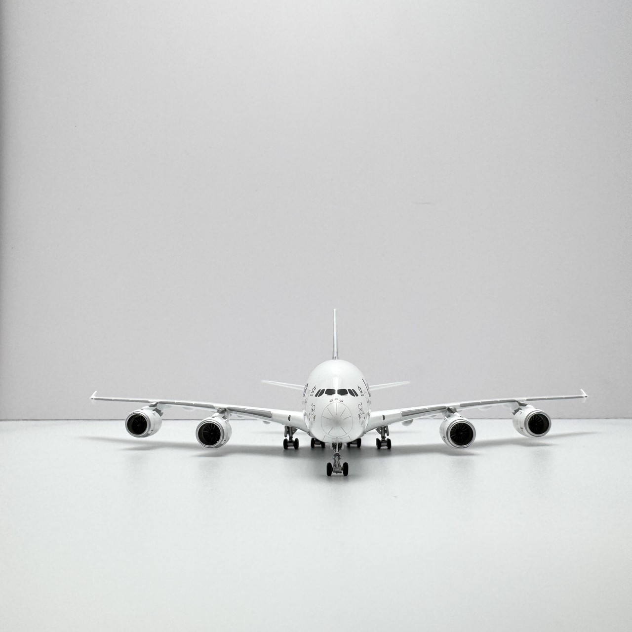 Lufthansa A380 New Livery Reg: D-AIMB YY38001 Scale 1:400