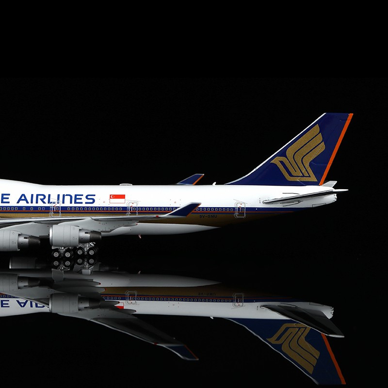 Singapore Boeing 747-400 Reg: 9V-SMU YY74416 Scale 1:400