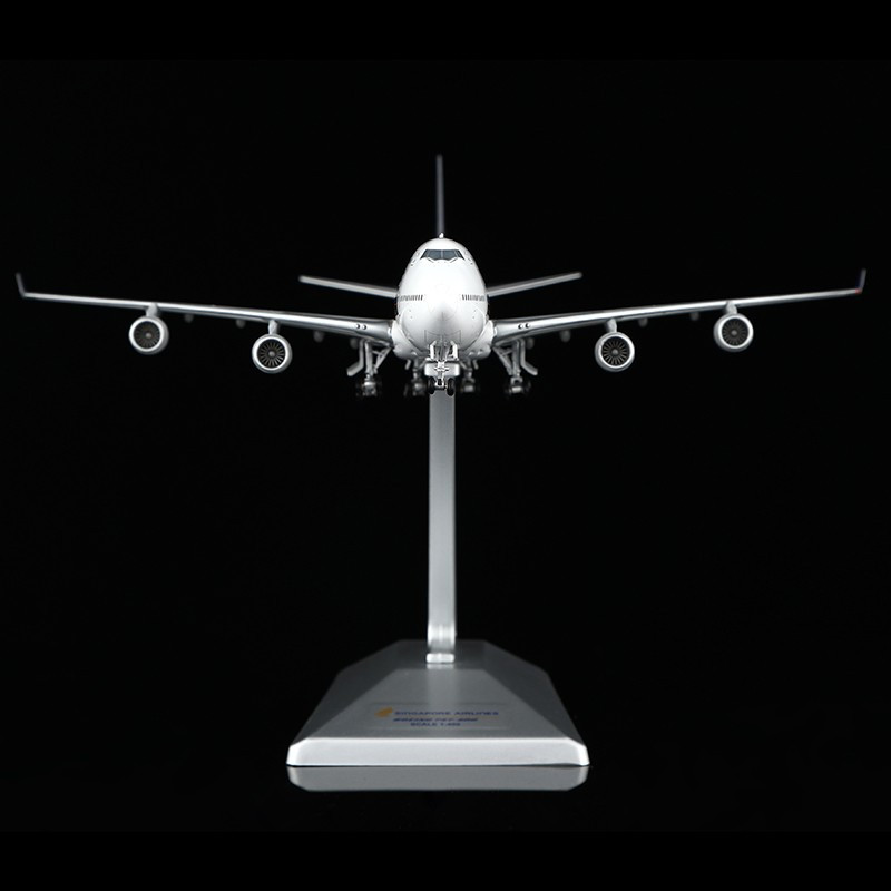 Singapore Boeing 747-400 Reg: 9V-SMU YY74416 Scale 1:400
