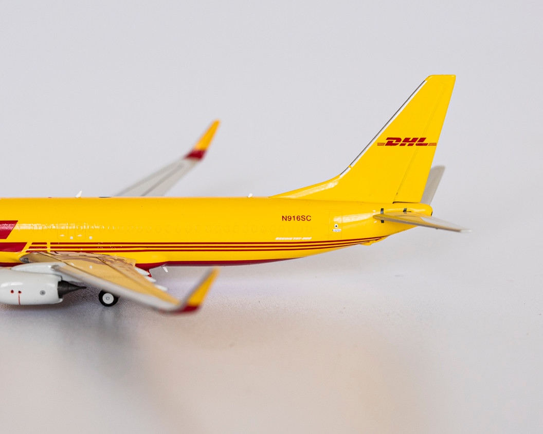 NG Model DHL 737-800BCF/w N916SC 58066 1:400