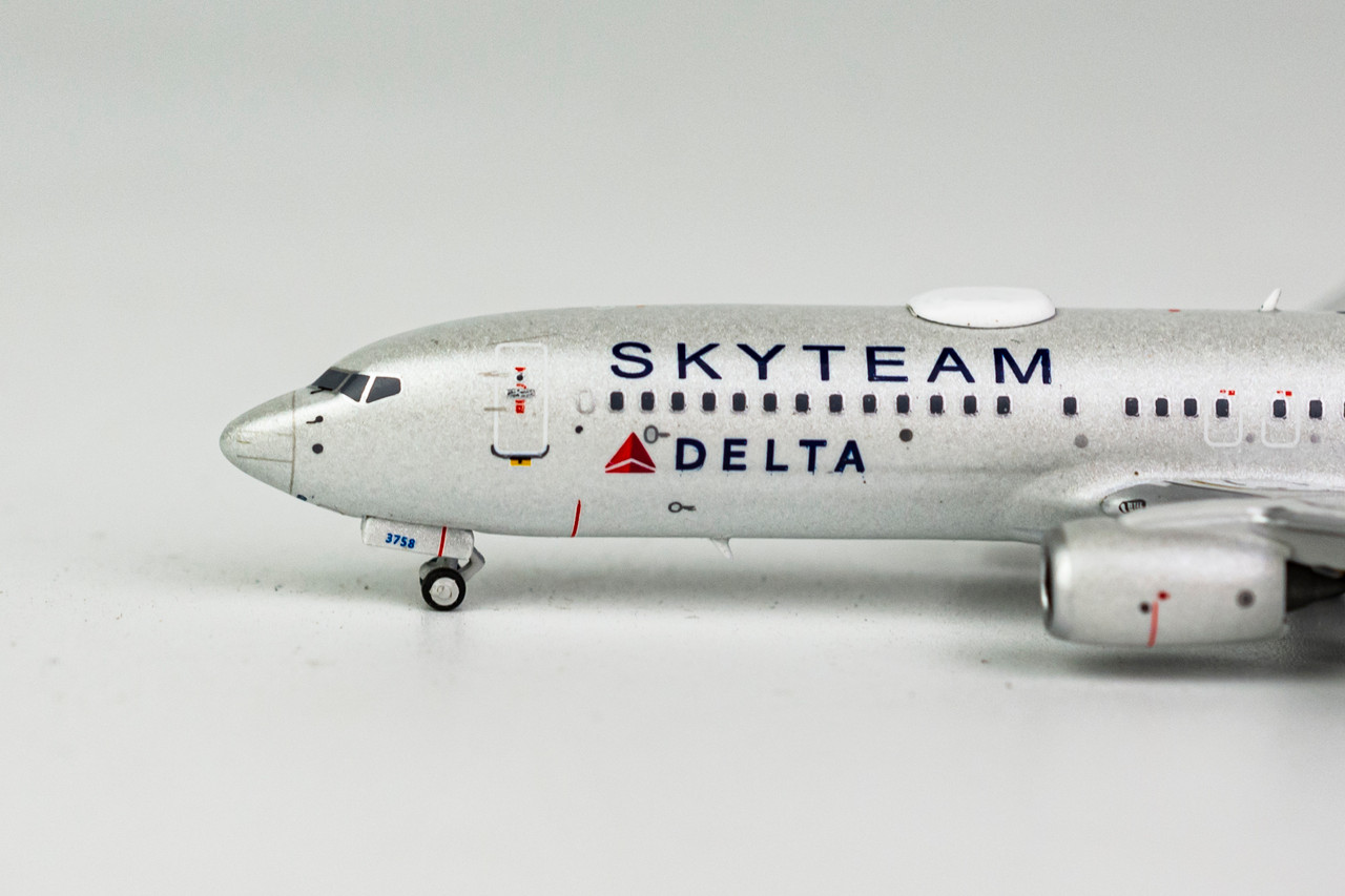 NG Model Delta Air Lines SKYTEAM 737-800/w N3758Y 58071 1:400