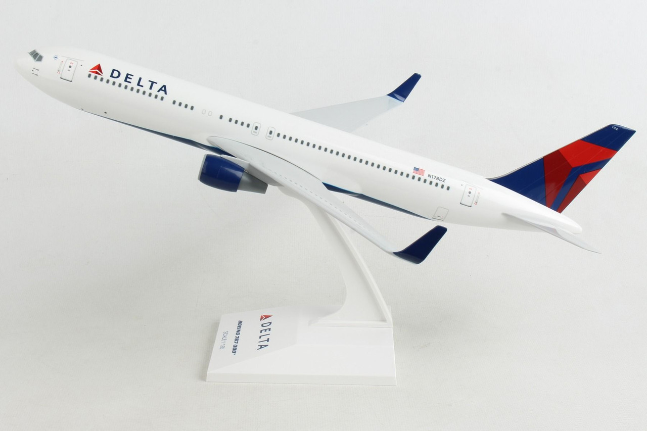 SKYMARKS DELTA 767-300 SKR330 1:150 2007 LIVERY